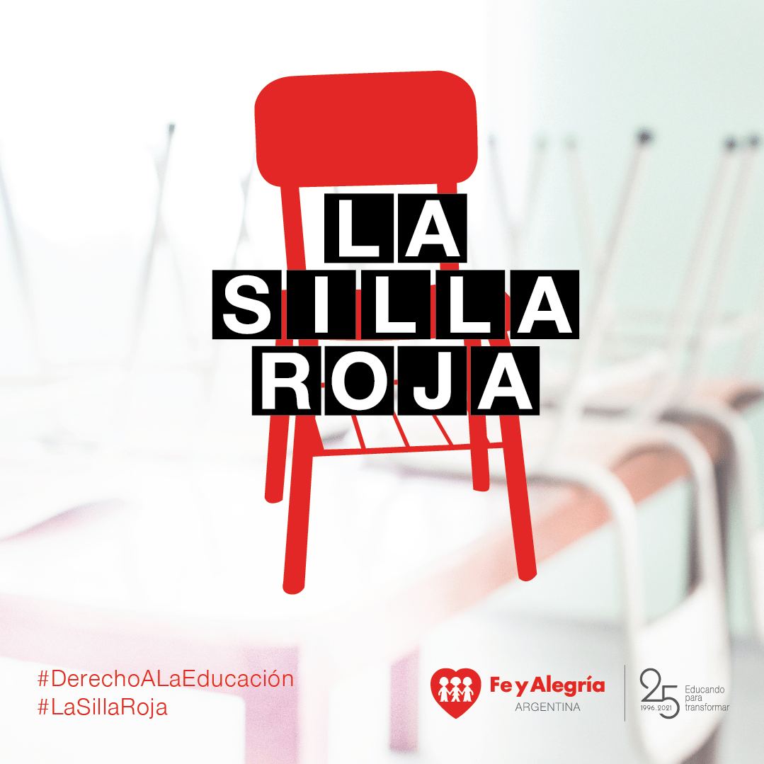 Las sillas rojas siguen estando presentes en las aulas. - # ...