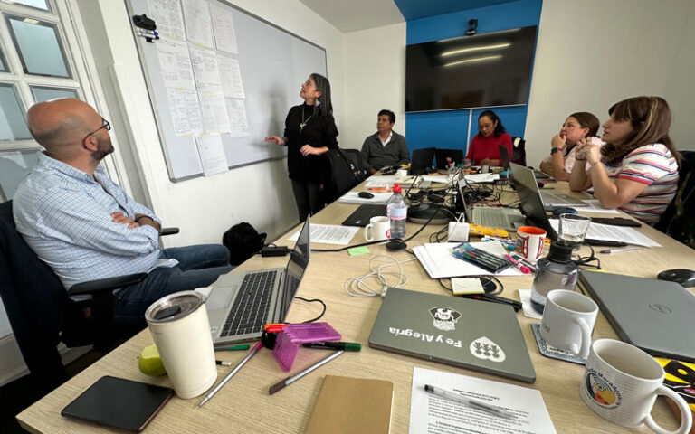 El Equipo Ejecutivo se reúne para una mayor alineación e impacto - # ...